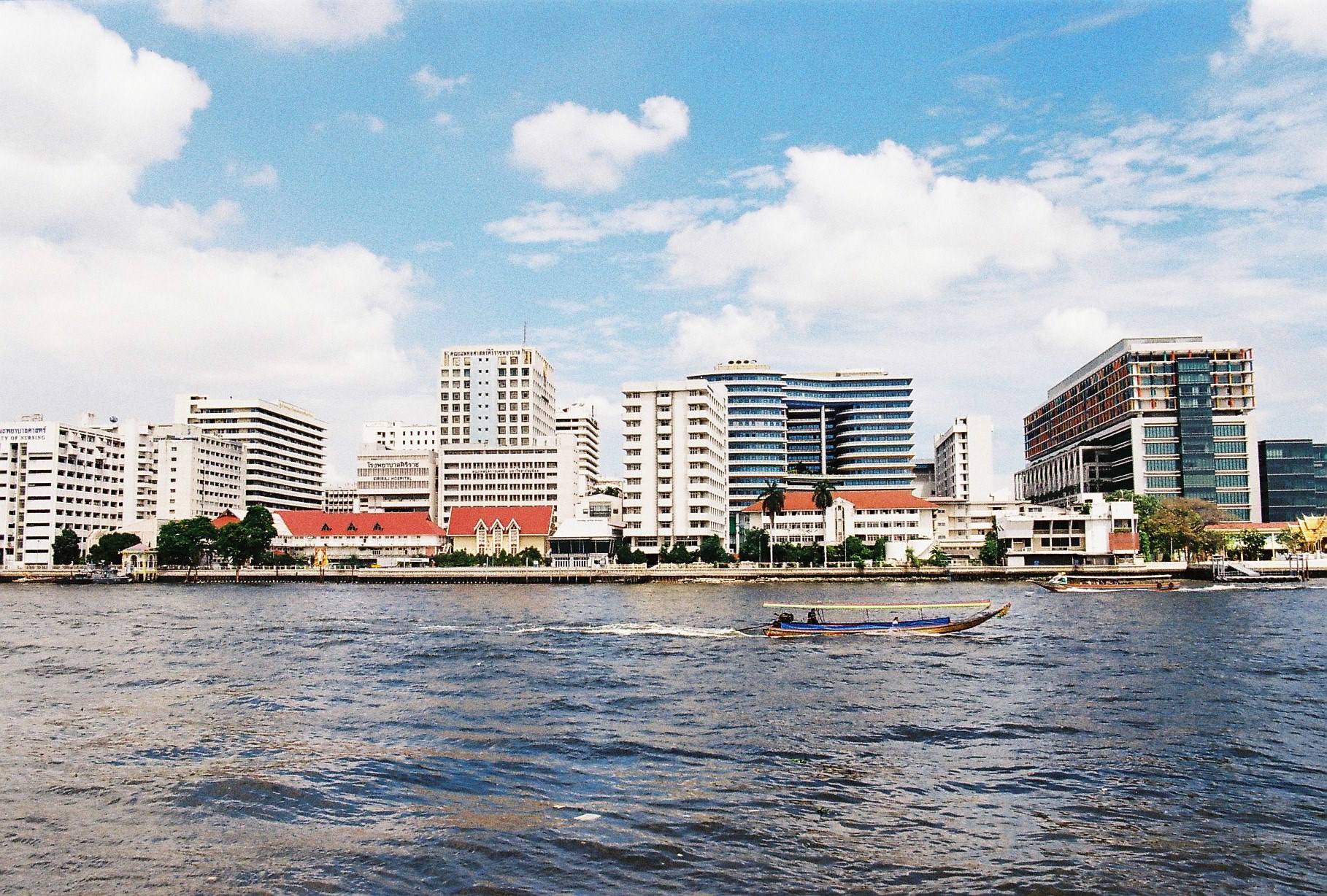 Tayland Thammasat Üniversitesi Bölümleri, Yıllık Ücreti